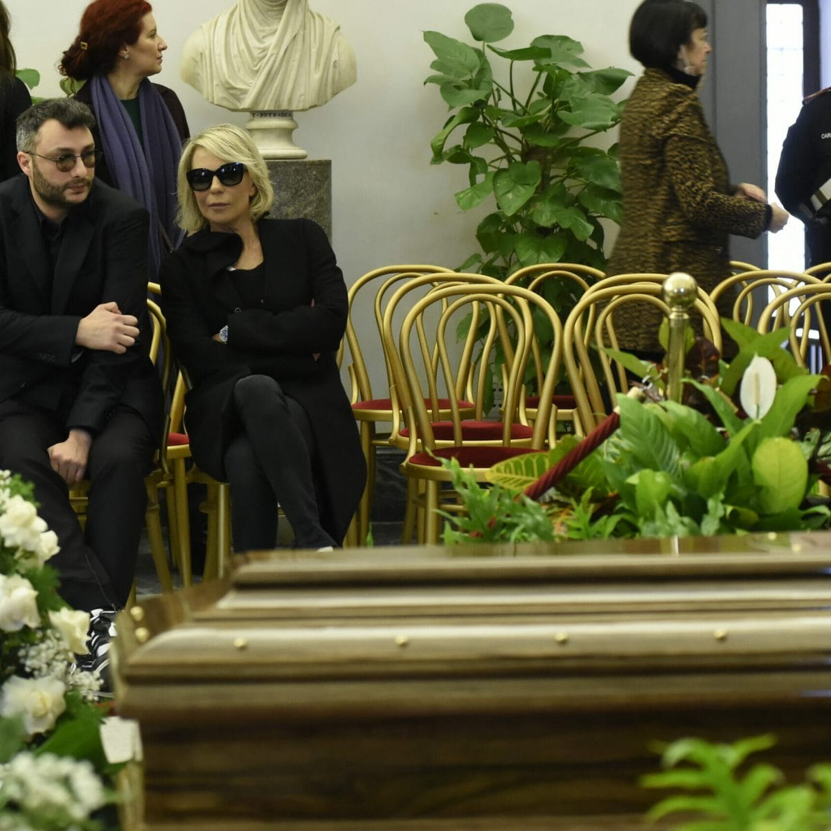Morto Maurizio Costanzo, anche i protagonisti di Uomini e Donne gli ... Morto Maurizio Costanzo, anche i protagonisti di Uomini e Donne gli ...